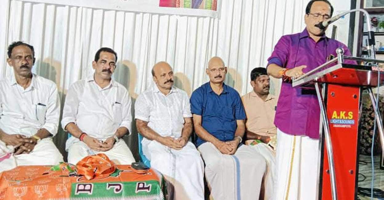 നവ്യ ഹരിദാസ് ജയിച്ചാല്‍ കേന്ദ്രമന്ത്രി: വി.കെ.സജീവന്‍ | Navya Haridas ...