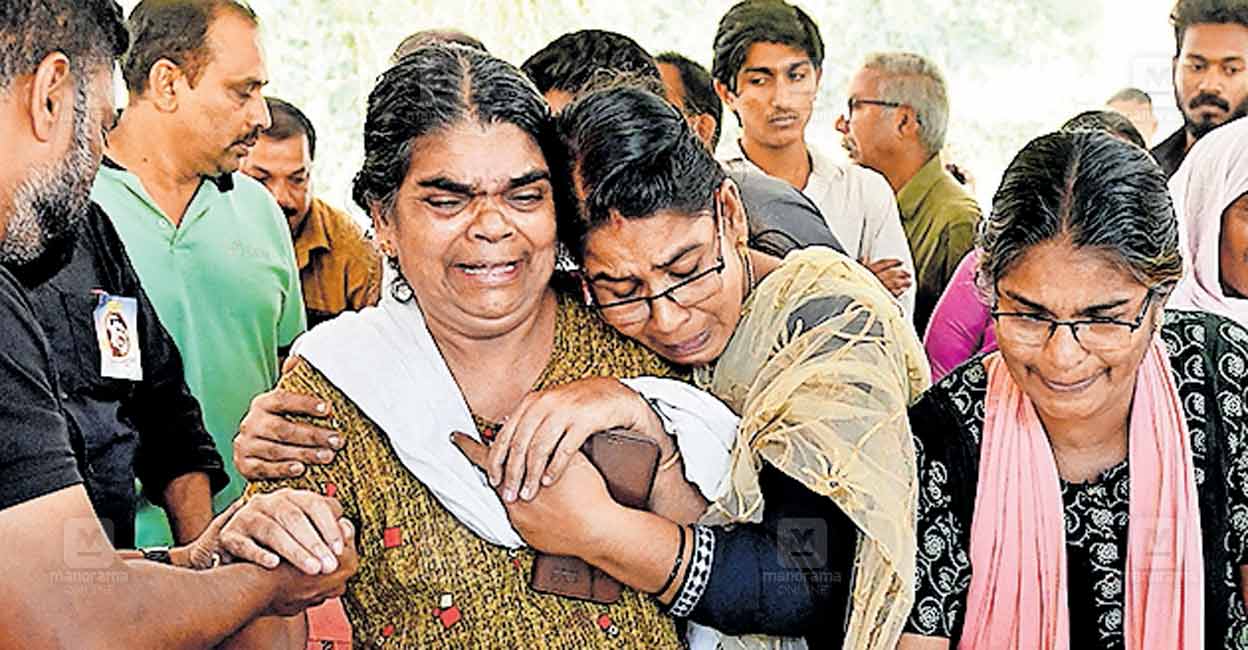 ഉല്ലാസയാത്ര കണ്ണീരിൽ കുതിർന്നു; മുങ്ങിമരിച്ചവർക്ക് വികാരനിർഭരമായ ...