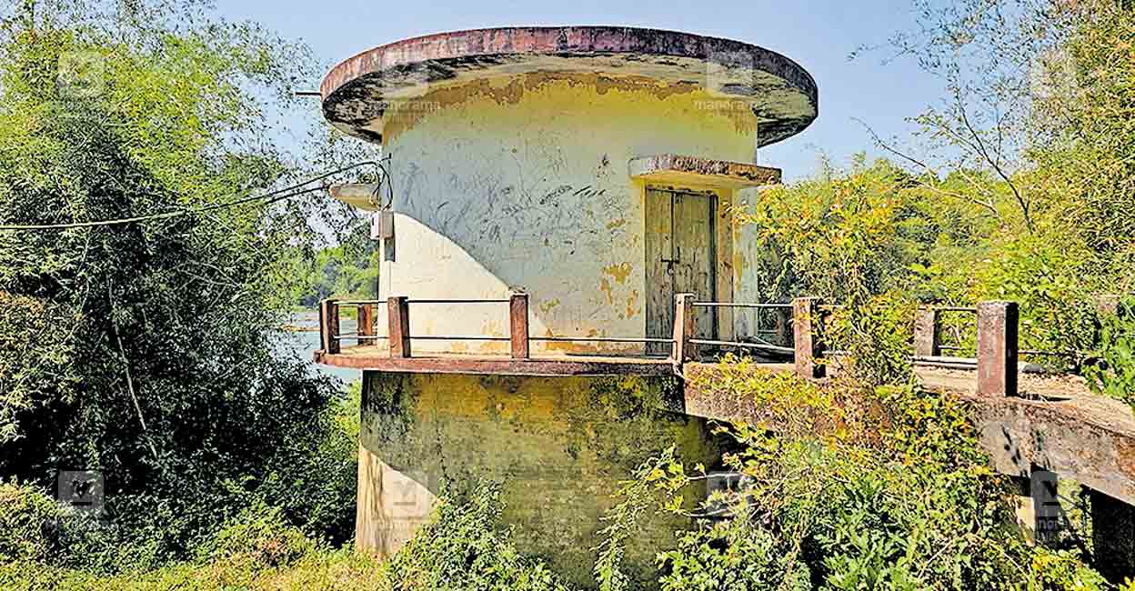 കുടിവെള്ള പദ്ധതിയുടെ പൈപ്പുകൾ തകരാറിലായിട്ട് ഒരു വർഷത്തിലധികം; മാറ്റി ...