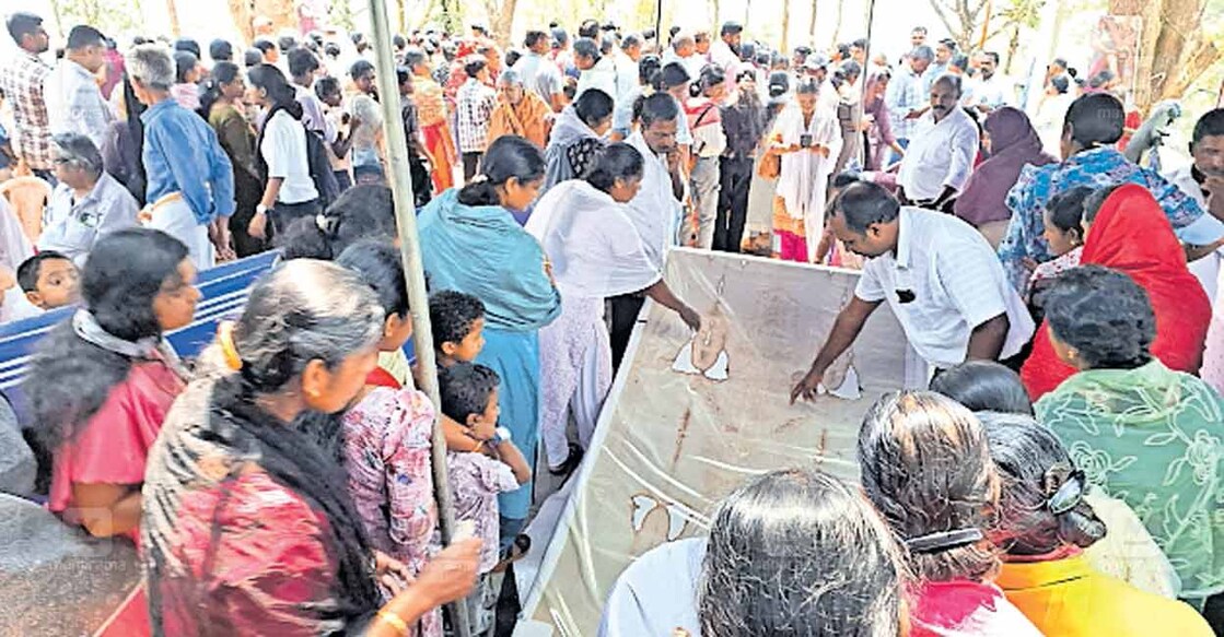ടൂറിൻതിരുക്കച്ചയുടെ നേർപകർപ്പ് പൊതുവണക്കത്തിന് | Pulpalli | Wayanad ...