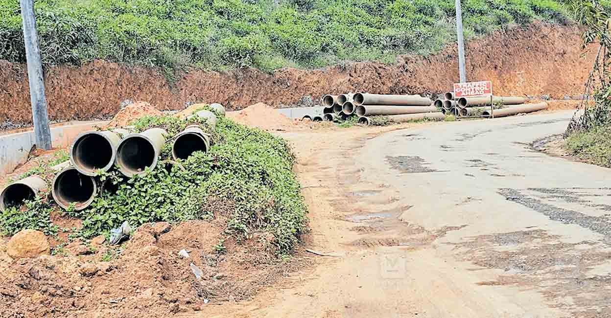 നല്ല റോഡിനായി നാളുകളെണ്ണി; നവീകരണം എങ്ങുമെത്താതെ മേപ്പാടി–ചൂരൽമല റോഡ് ...