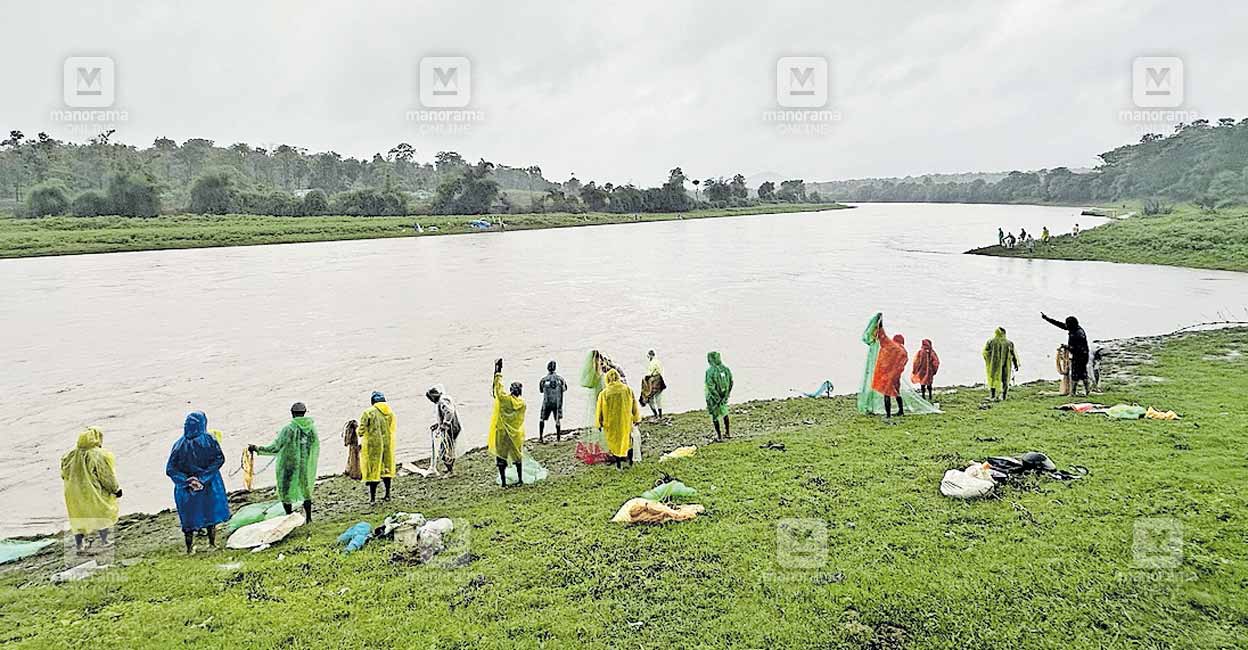 കബനിയിൽ ജലനിരപ്പുയർന്നു; മീൻപിടിക്കാൻ ദൂരെ സ്ഥലങ്ങളിൽ നിന്നുവരെ ...