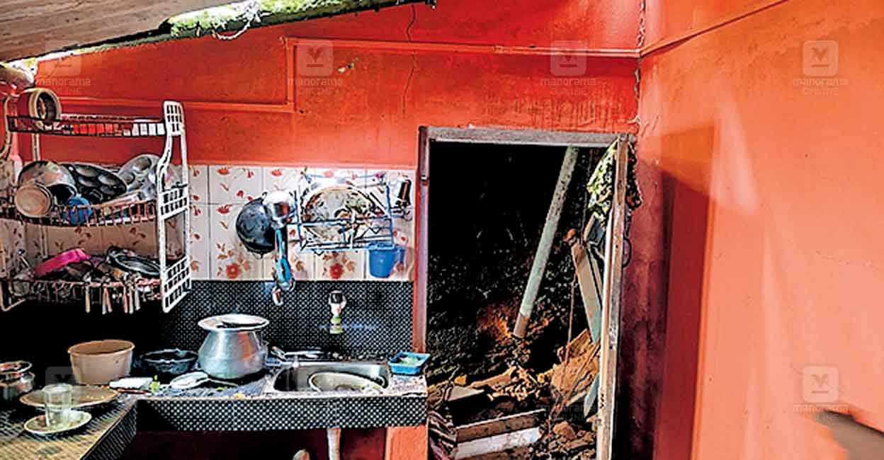 ടാർ മിക്സിങ് യൂണിറ്റിന്റെ മതിലിടിഞ്ഞ് 2 വീടുകൾക്ക് നാശം | Gudalur ...