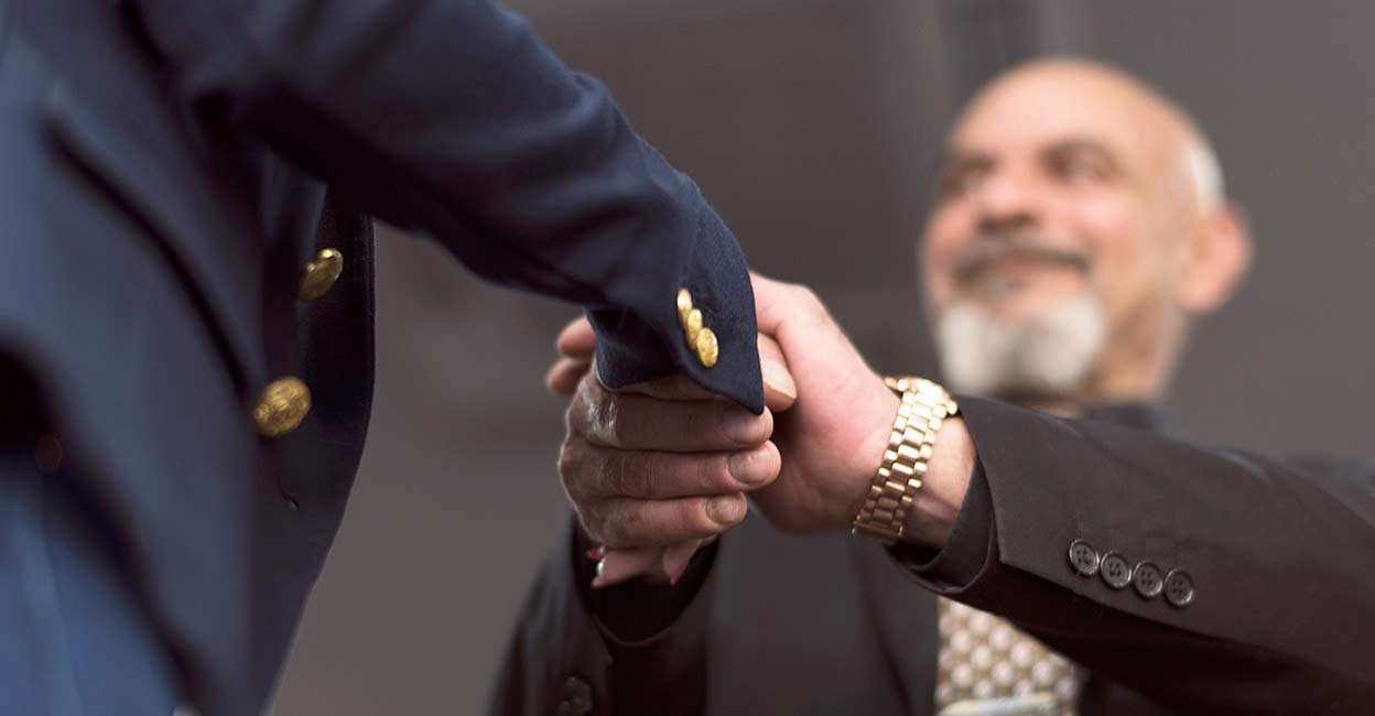 കൈകൊടുക്കും മുൻപ് - Handshakes and Hand gestures | Body Language ...