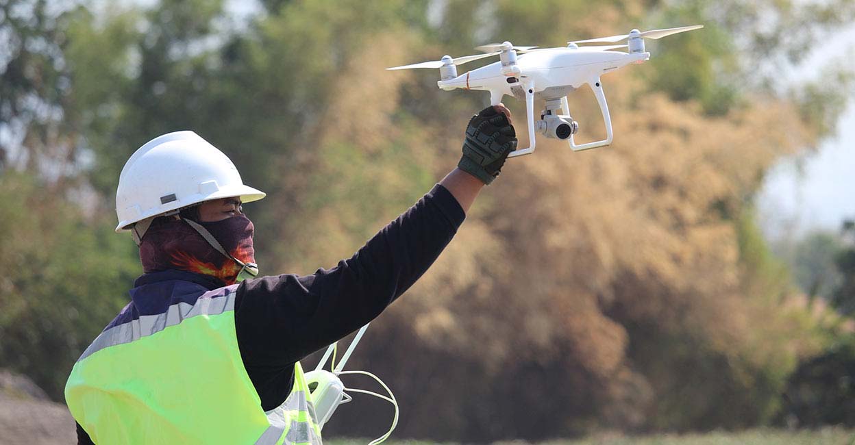 പറക്കാതെ പൈലറ്റാകാം, ലക്ഷങ്ങള്‍ ശമ്പളം | How to Become a Drone Pilot ...