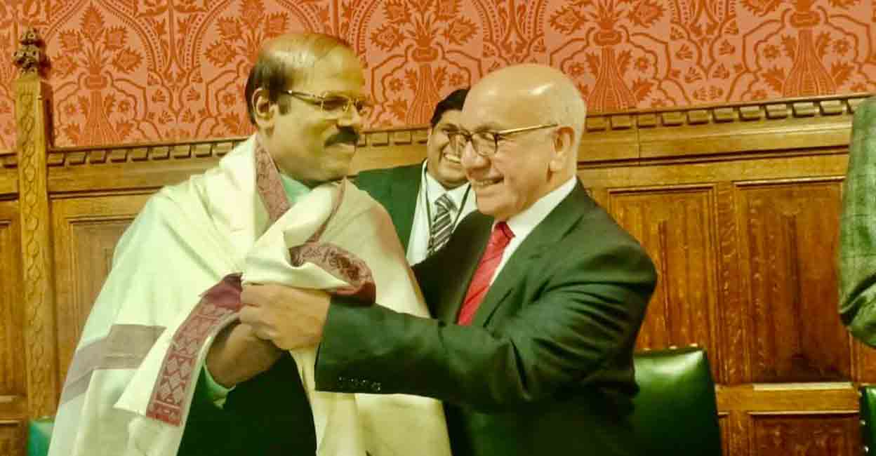 ‘പരിമാനാഭിവൃദ്ധി സിദ്ധാന്തം’ അവതരിപ്പിച്ച് ഡോ. വർഗീസ് മൂലൻ - Varghese ...