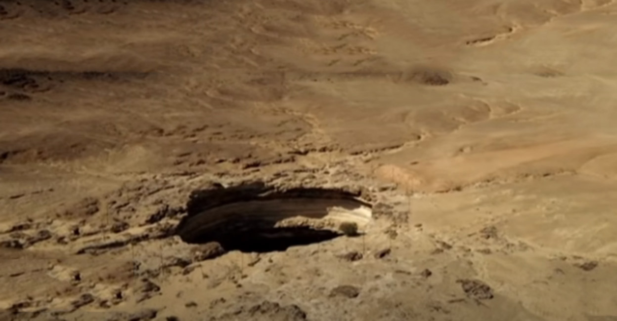 367 അടി താഴ്ച, ഇത് ജിന്നുകളുടെ തടവറ; നരകക്കിണറിന്റെ അടിത്തട്ടിൽ കണ്ടത് ...