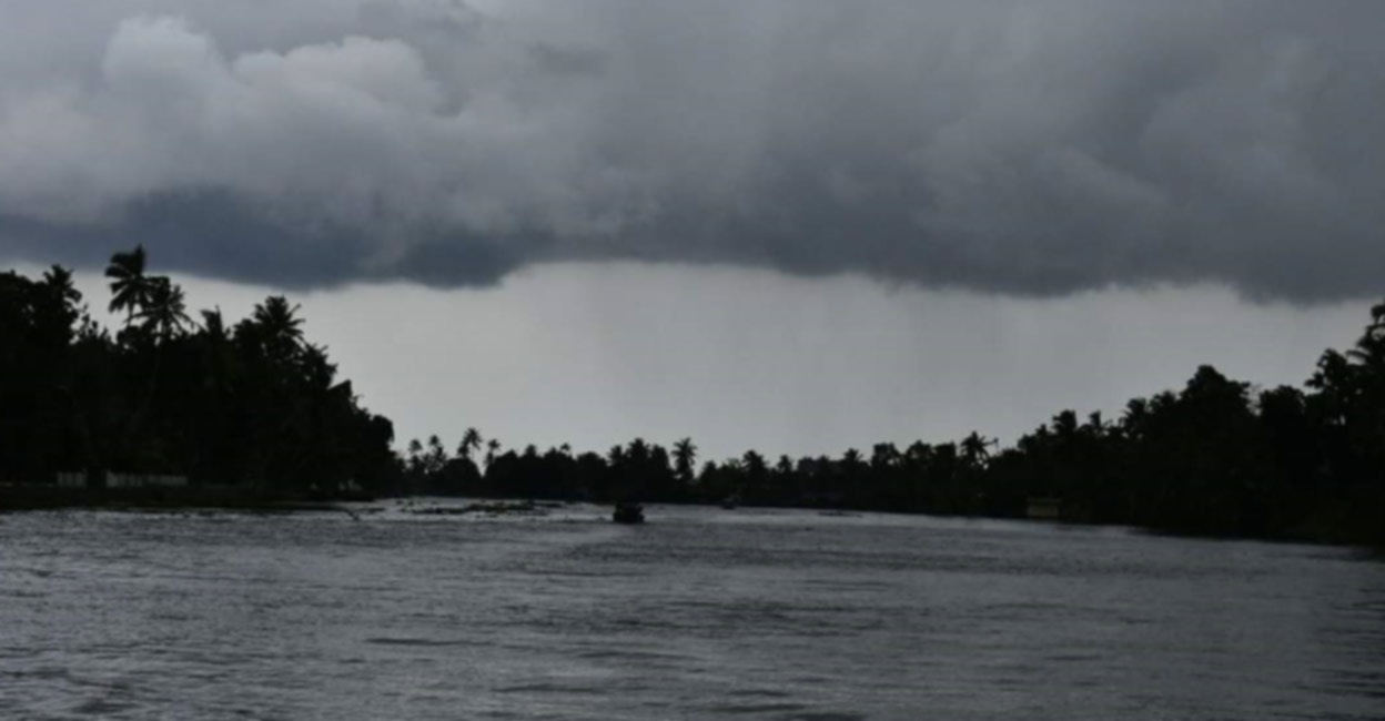 പ്രവചനം തെറ്റിച്ച് ചുഴലിയും ചക്രവാതങ്ങളും; പിടിതരാതെ കാലവർഷക്കാലം ...
