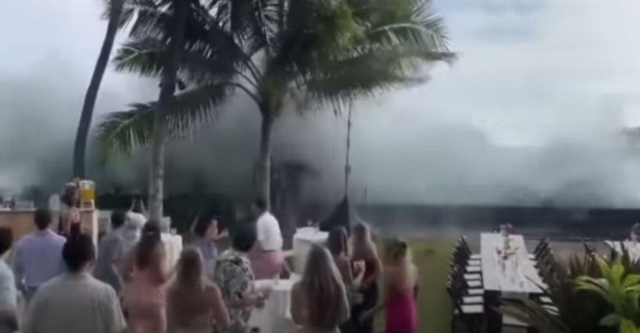 വിവാഹപ്പന്തലിലേക്ക് ആഞ്ഞടിച്ചത് 24 അടി പൊക്കമുള്ള രാക്ഷസത്തിര ...