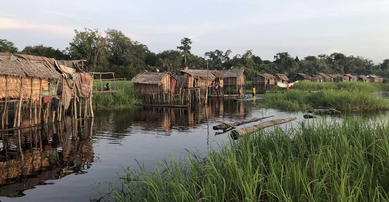 കട്ടൻചായ പോലെ കറുത്തവെള്ളം: മുക്കിയാൽ കൈപോലും കാണാൻ പറ്റാത്ത റുക്കി നദി ...