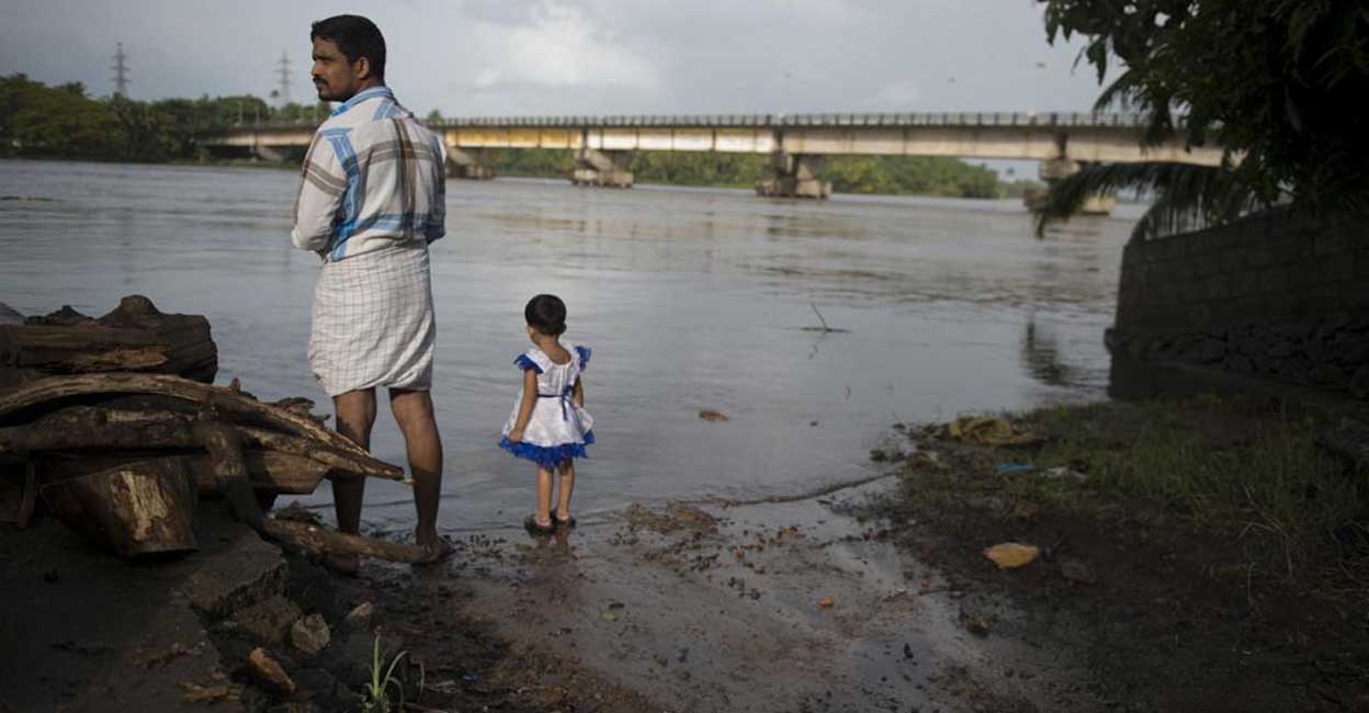 കല്ലായി മുതല്‍ കരമന വരെ മാലിന്യ വാഹിനികള്‍; നദികള്‍ക്ക് മരണമണി ...