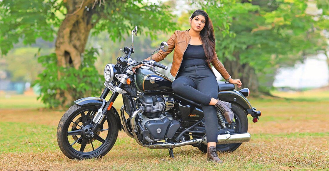 ബുള്ളറ്റ് ബ്യൂട്ടി, മിസ് കേരള 2022 ലിസ് ജയ്‌മോൻ ജേക്കബിന്റെ വാഹനവിശേഷങ്ങൾ | Autobiography Miss ...