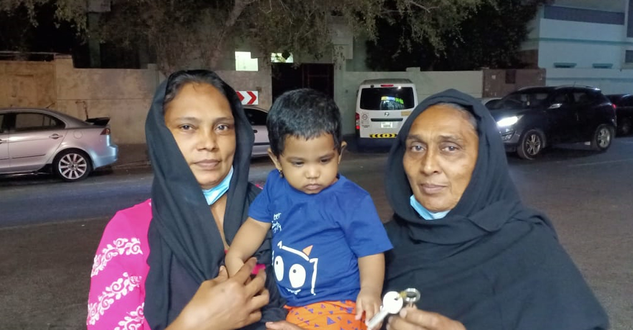 ഗൾഫിലെ രാവിലെകള്‍ ഇപ്പോൾ ഉച്ചയാണ്! | അറബിക്കഥ | സാദിഖ് കാവിൽ | ഗ്ലോബ ...