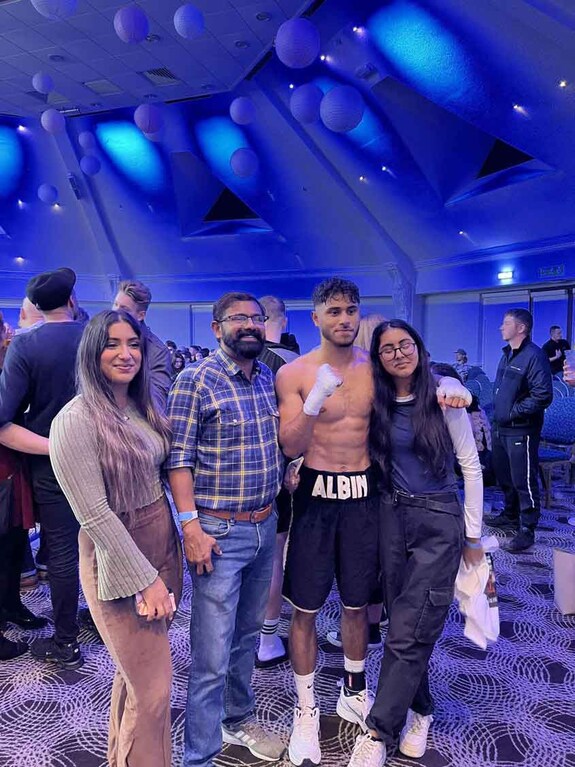 നോർവിച്ചിലെ ഇടികൂട്ടിൽ എതിരാളിയെ നിഷ്പ്രഭനാക്കി വിജയമണിഞ്ഞ് ആൽബിൻ ജോർജ് ...