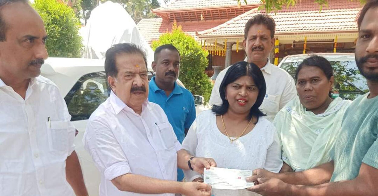 മേഘ രഞ്ജിത്തിന് ഒഐസിസി യുകെയുടെ സഹായഹസ്തം പ്രവർത്തകർ സമാഹരിച്ച തുക ...