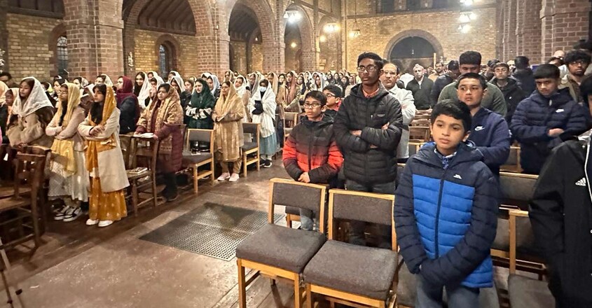 ബ്രിസ്റ്റോൾ യാക്കോബായ പള്ളിയിൽ ഹാശാ ആഴ്ച ശുശ്രൂഷകള്‍ക്കു ...