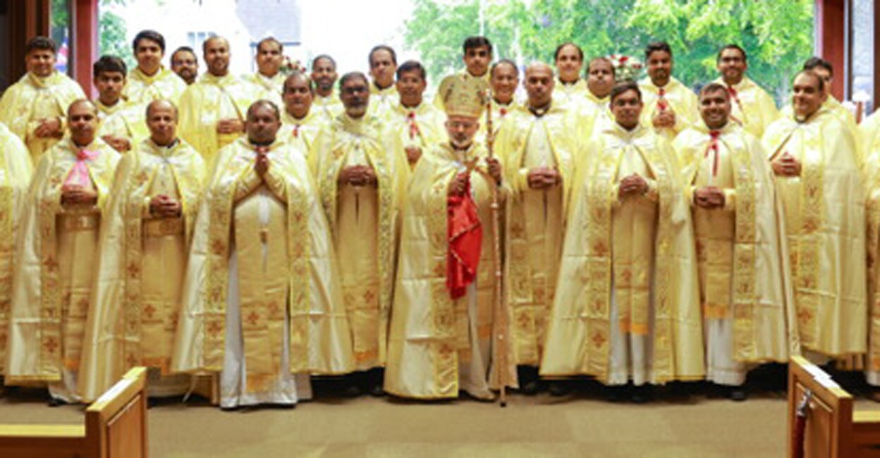 ഭക്തി സാന്ദ്രമായ വാൽസിങാം തീർഥാടനത്തിൽ പങ്കെടുത്തത് ആയിരങ്ങൾ