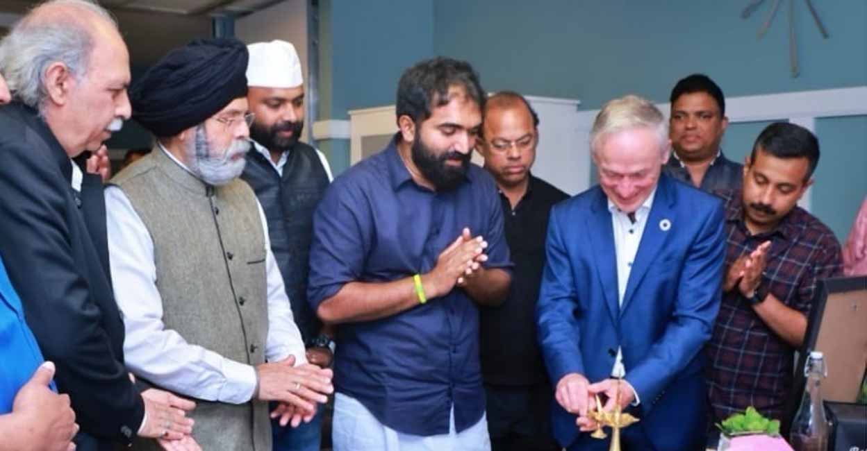 അയർലണ്ടിൽ ഉമ്മൻചാണ്ടി ഫൗണ്ടേഷൻ, ചാണ്ടി ഉമ്മൻ എംഎൽഎയുടെ സാന്നിധ്യത്തി ...