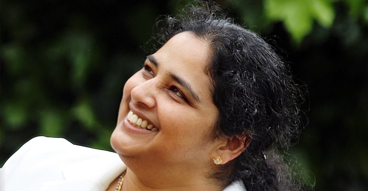 മലയാളി നഴ്സ് അയർലൻഡിൽ ‘പീസ് കമ്മീഷണർ’; ചരിത്ര നേട്ടം സ്വന്തമാക്കിയത് കണ്ണൂർ സ്വദേശി - Malayali ...