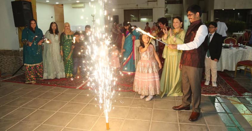 ജിദ്ദ ഇന്ത്യൻ കോൺസൽ ദീപാവലി ആഘോഷിച്ചു | UAE News | United Arab Emirates ...