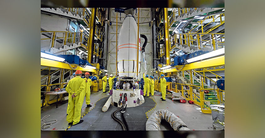 മോശം കാലാവസ്ഥ: ഫാൽക്കൺ ഐ വിക്ഷേപണം മാറ്റി | United Arab Emirates Space ...