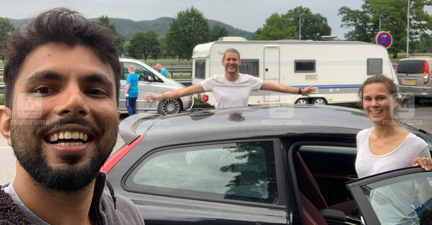 ‘ചേട്ടാ ഒരു ലിഫ്‌റ്റ്; ചോദിച്ച് ചോദിച്ച്..’ മലയാളി യുവാവ് ...