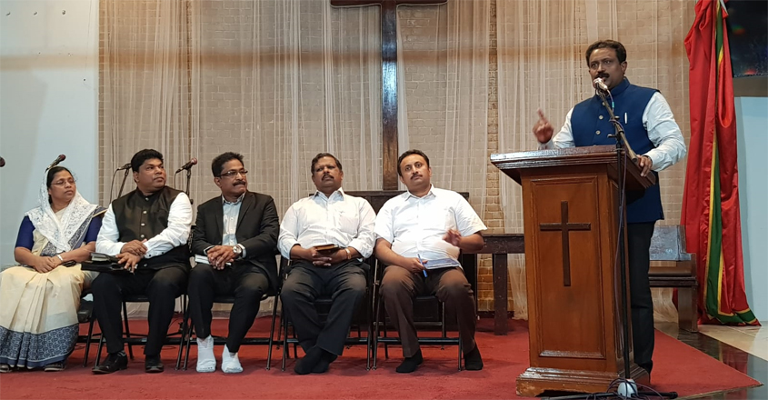 പാസ്റ്റർ ജോസ് തോമസിന് യാത്രയയപ്പ് നൽകി