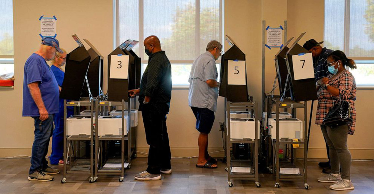 Record turnout as early voting starts in Georgia | US Midterm Elections ...