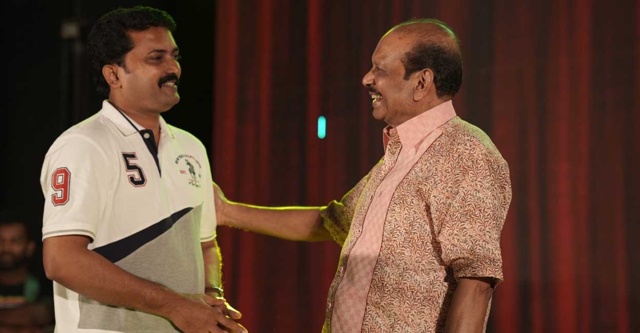 ബെക്സിന്റെ വാക്ക് കേട്ടു കണ്ണ് നിറഞ്ഞ് യൂസഫലി | ma yusuf ali meet bex ...