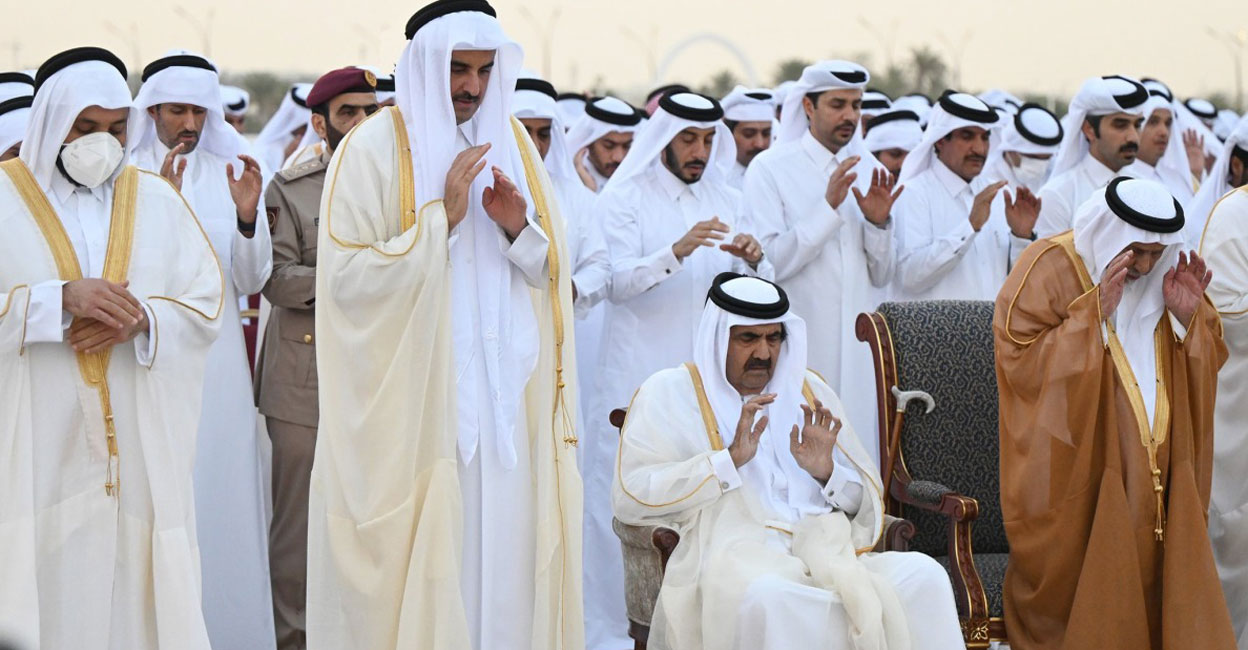 അമീറും പിതൃ അമീറും ഈദ് നമസ്‌കാരത്തില്‍ പങ്കെടുത്തു