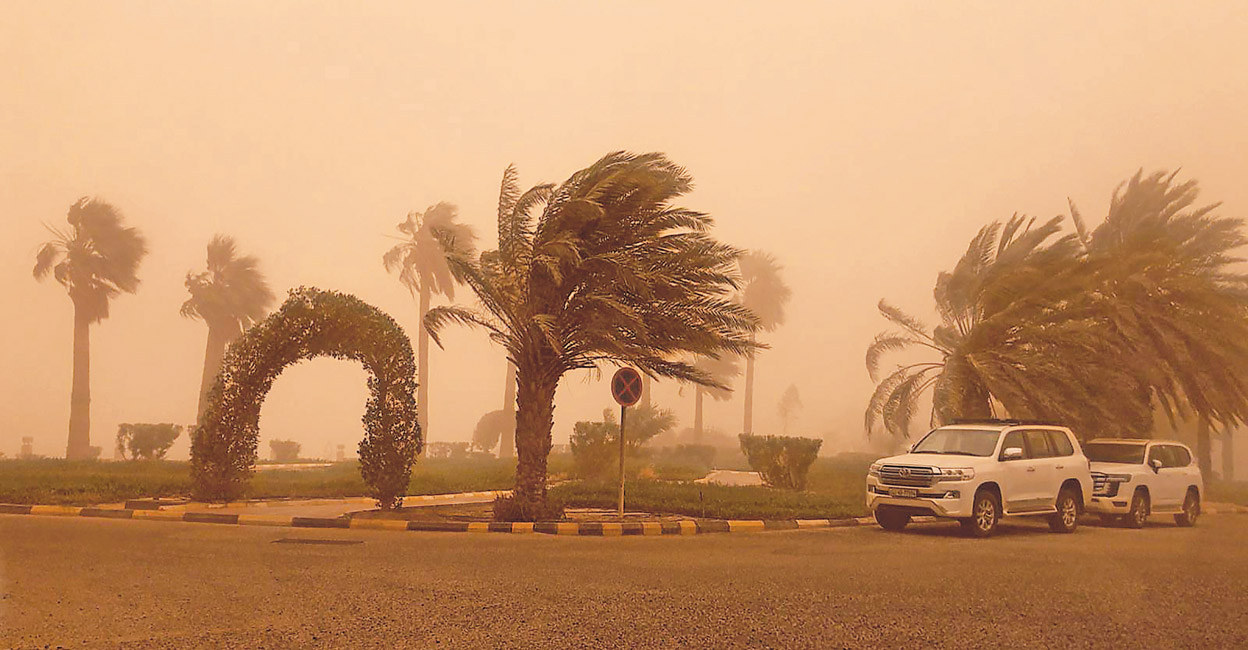 കുവൈത്തിൽ മണൽക്കാറ്റ്; ജനജീവിതം ദുസ്സഹം, 25 വർഷത്തിനിടെ ആദ്യം