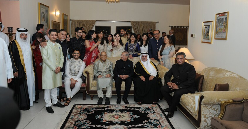 ബഹ്‌റൈനിലെ ഇന്ത്യൻ കുടുംബങ്ങളുടെ ദീപാവലി ആഘോഷത്തിൽ പങ്കെടുത്ത് ...