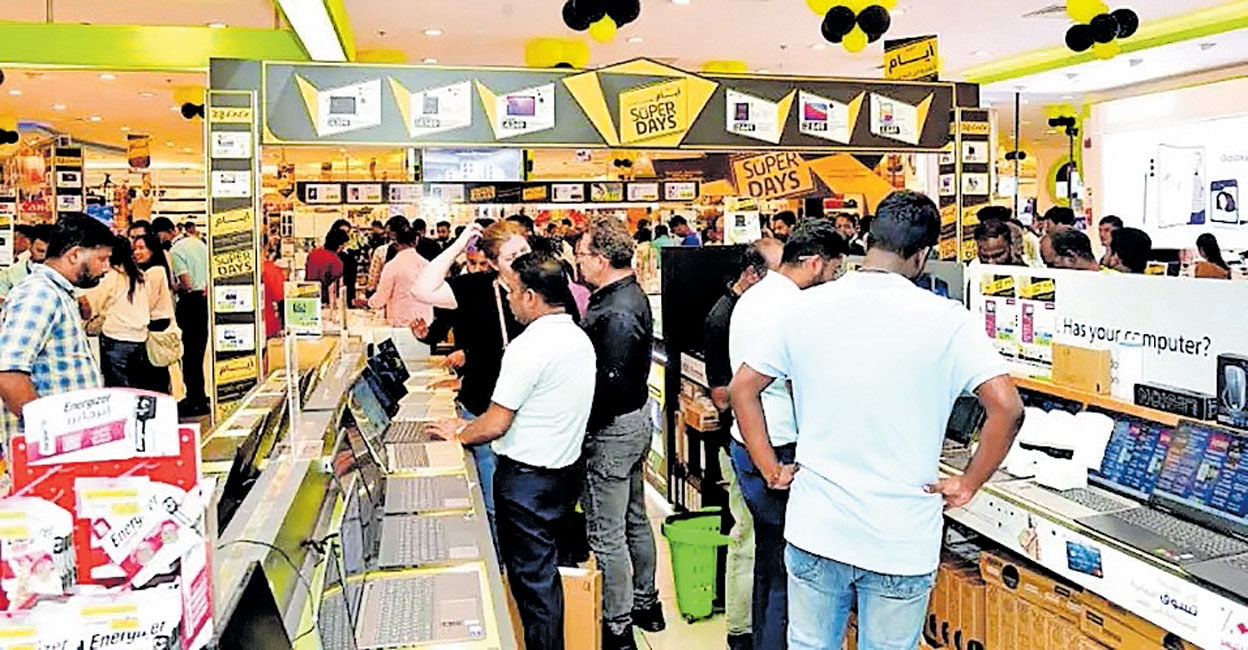 ഷോപ്പിങ് തിരക്കിലമർന്ന് വൈറ്റ് ഫ്രൈഡേ - Qatar retail sector | Surge in ...