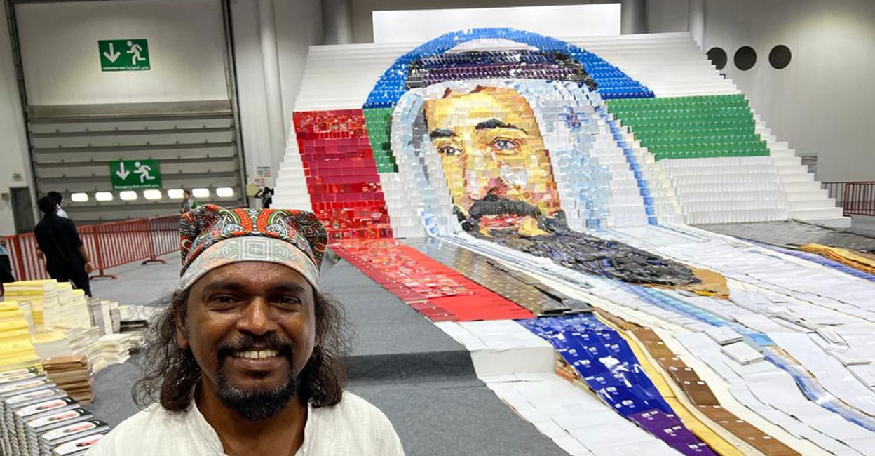 പുസ്തകങ്ങള്‍ കൊണ്ട് നിർമിച്ച ഷെയ്ഖ് ഡോ.സുൽത്താന്റെ ഭീമന്‍ കലാസൃഷ്ടിയുടെ ...