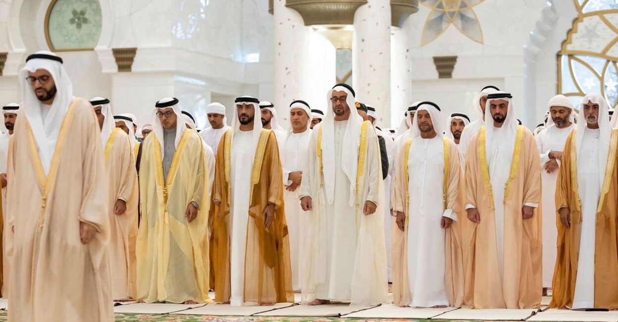 ബലി പെരുന്നാൾ: യുഎഇ പ്രസിഡന്റ് വലിയ പള്ളിയിൽ പ്രാർഥന നിർവഹിച്ചു - UAE ...