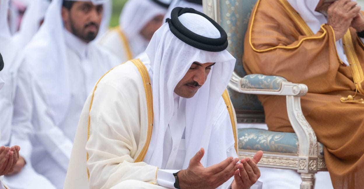 ബലി പെരുന്നാൾ: പ്രാർഥനയിൽ പങ്കെടുത്ത് അമീര്‍ ഷെയ്ഖ് തമീം ബിന്‍ ഹമദ് അല്‍താനി - Qatar Amir ...