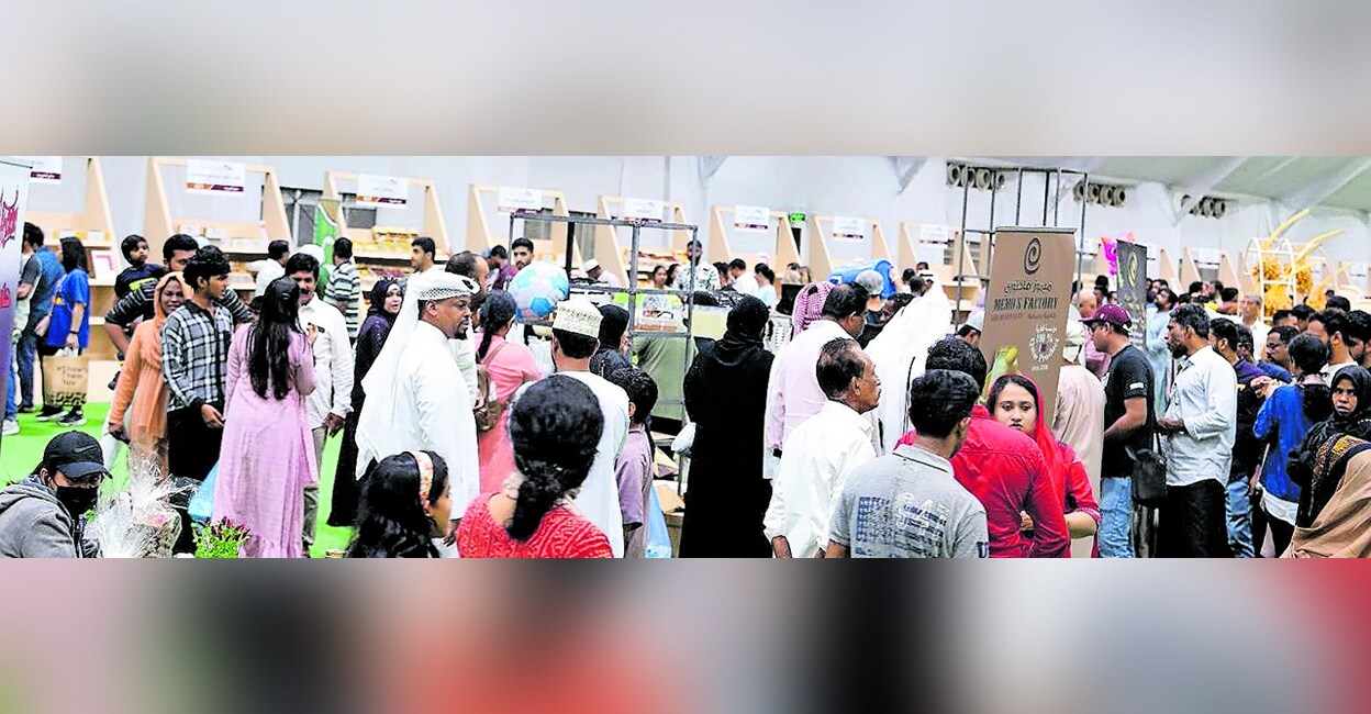 വിൽപനയുടെ മധുരപ്പെരുമയിൽ ഈന്തപ്പഴ വിപണന മേള - Local Dates Festival ...