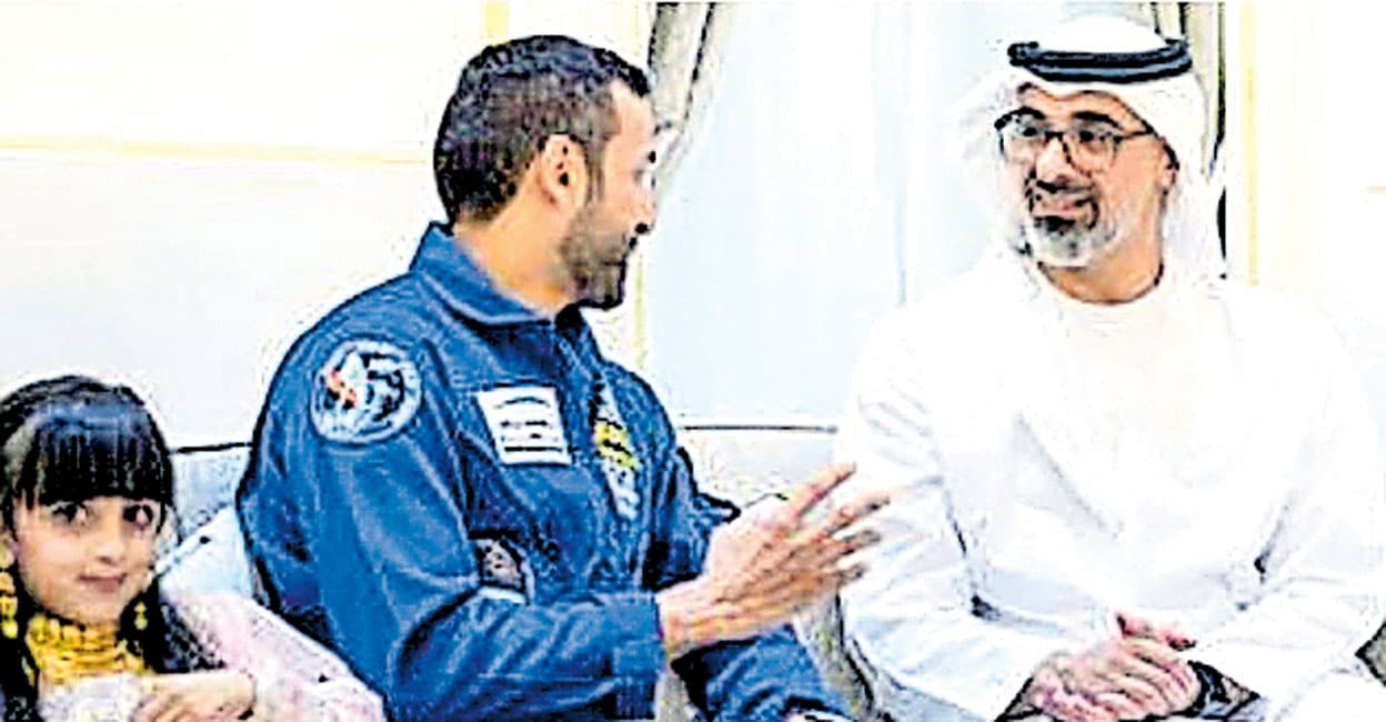 വീട്ടിലെത്തി ആദരിച്ച് അബുദാബി കിരീടാവകാശി അൽനെയാദിയുടെ നേട്ടം യുവാക്ക ...