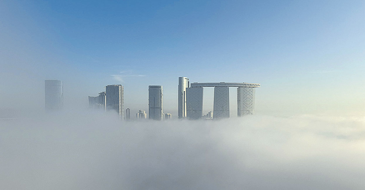 യുഎഇയിൽ ഗതാഗതം വൈകിപ്പിച്ച് മൂടൽമഞ്ഞ് - Climate In UAE | Fog in UAE ...