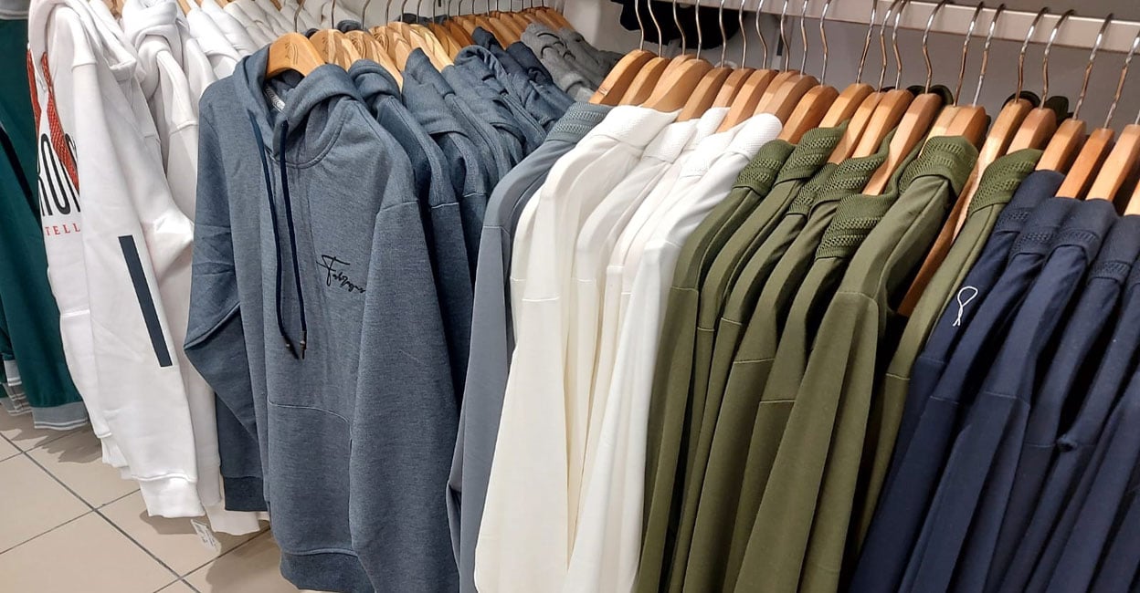 ബഹ്‌റൈനിൽ തണുപ്പെത്തിയില്ല - Winter Clothing Market Sale is Slow ...