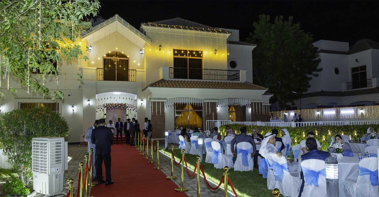 മലയാളി വ്യവസായിയുടെ ദീപാവലി ആഘോഷങ്ങളിൽ സംബന്ധിച്ച് ബഹ്‌റൈൻ തൊഴി ...