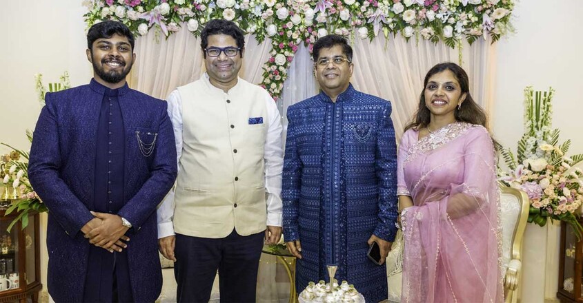 മലയാളി വ്യവസായിയുടെ ദീപാവലി ആഘോഷങ്ങളിൽ സംബന്ധിച്ച് ബഹ്‌റൈൻ തൊഴി ...