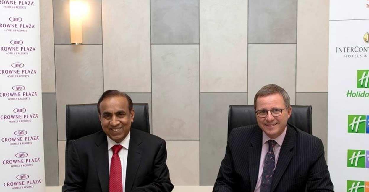 രാജാവിനുള്ള വിമാനത്താവളം നിർമിച്ച മലയാളി; ഒന്നിച്ച് വാങ്ങിയ 4 റോൾസ് ...