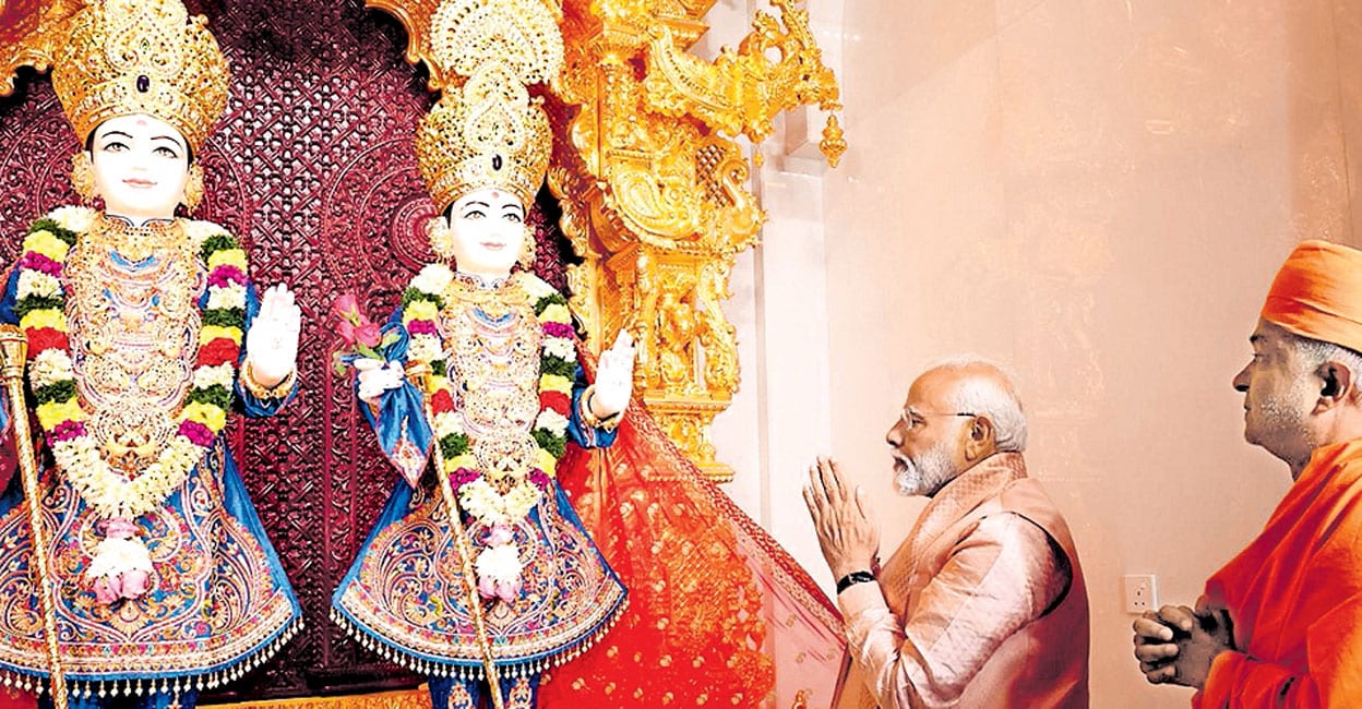 പ്രാണനേകി പ്രതിഷ്ഠകൾ മിഴിതുറന്നു - PM Narendra Modi inaugurated BAPS ...