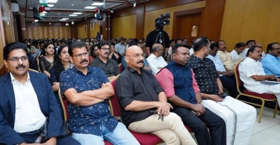 പ്രവാസികൾക്കൊപ്പം 4 പതിറ്റാണ്ട് ദേവദാസൻ ഇന്നു നാട്ടിലേക്ക് - 4 Decades ...