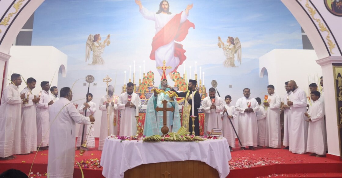 മസ്‌കത്ത് സെന്റ് മേരീസ് യാക്കോബായ സുറിയാനി പള്ളിയില്‍ വിശുദ്ധവാര ...