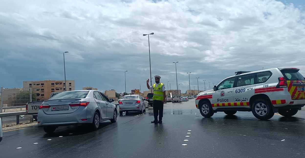 ബഹ്‌റൈനിൽ കനത്ത മഴ തുടരുന്നു നിരവധി വാഹനങ്ങൾക്ക് കേടുപാടുകൾ സംഭവിച്ചു ...