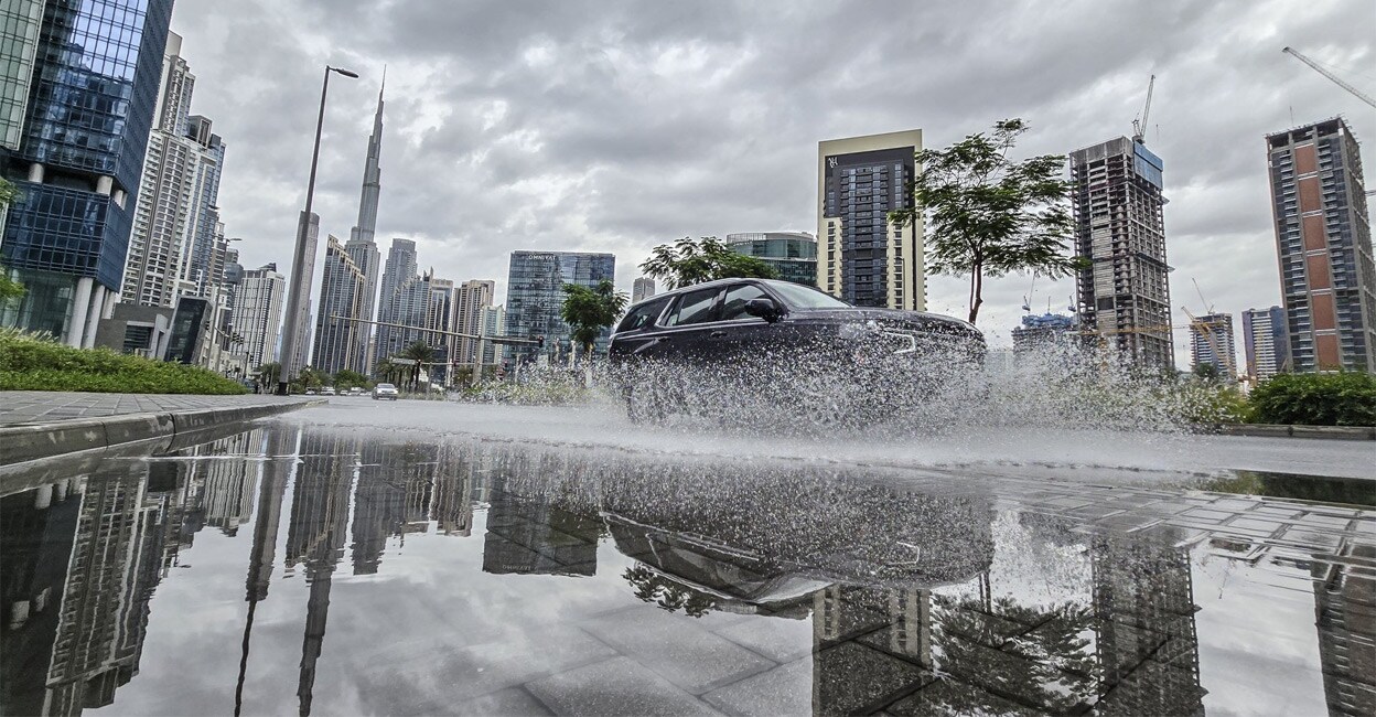 യുഎഇയിൽ വെള്ളപ്പൊക്കം, പെയ്തത് റെക്കോർഡ് മഴ- Floods hit UAE |Record rainfall in UAE | UAE Rain ...