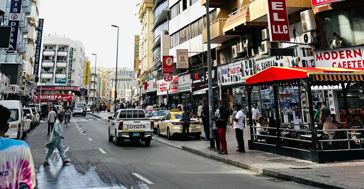 പ്രവാസികൾ പറയുന്നു ഞങ്ങളിവിടെ സുരക്ഷിതരാണ് വെളിച്ചം കാത്ത് റഹീമും ...