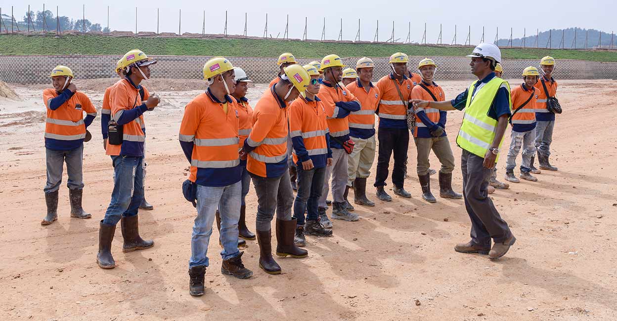 ചൂട് കഠിനമായി ഒമാനിൽ ഉച്ചവിശ്രമം പ്രാബല്യത്തിൽ - Ministry of Labour ...